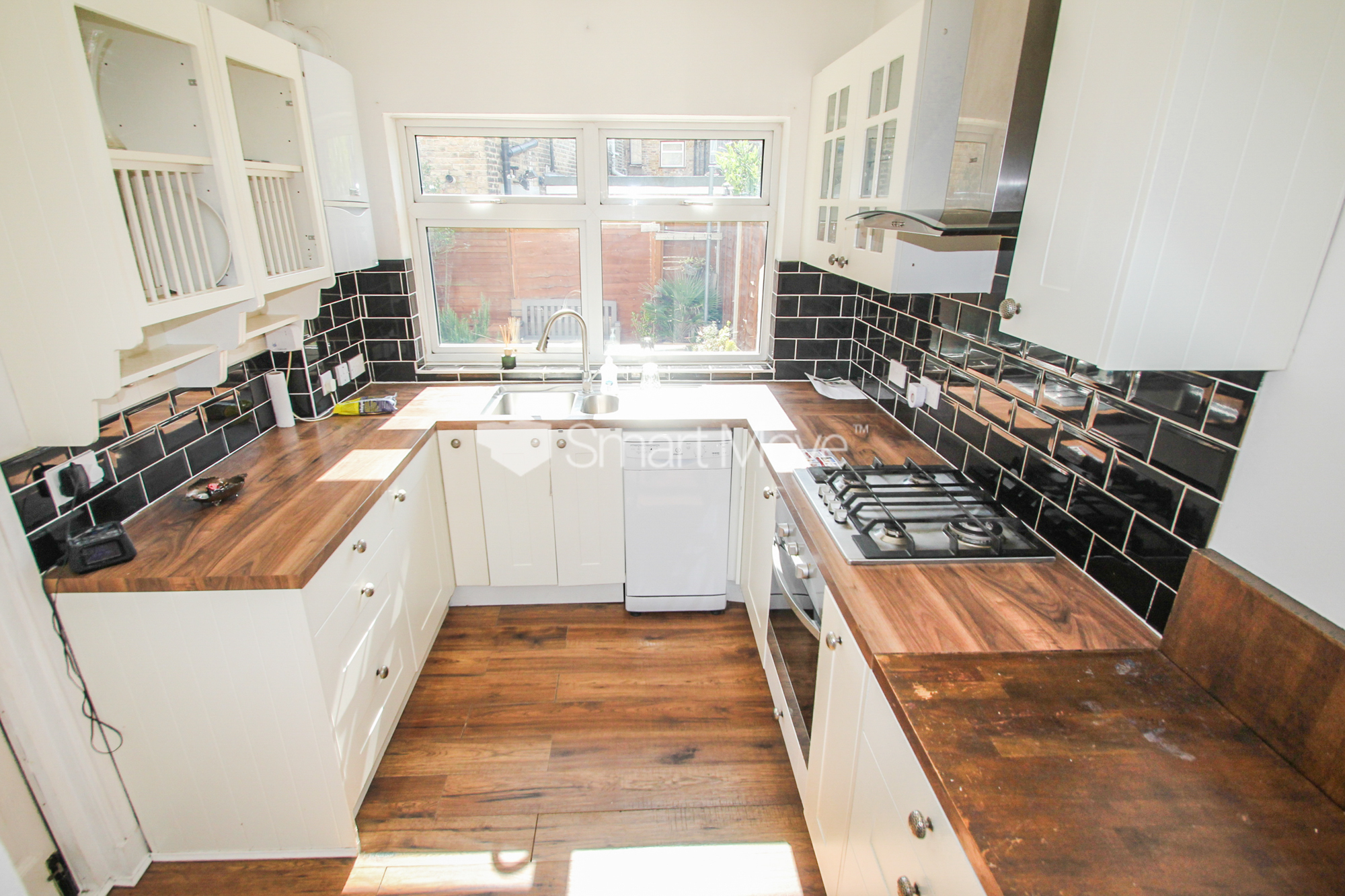 Sunnyside Road North, Edmonton, N9